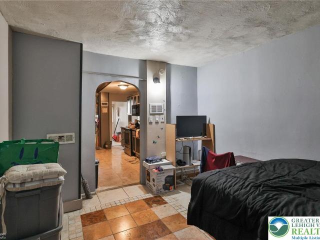 143 N 5th Street