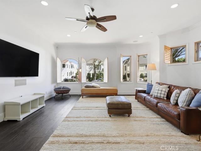 143 N Arnaz Dr, Unit 105, Beverly Hills, CA 90211 | MLS #SR26058 | Compass
