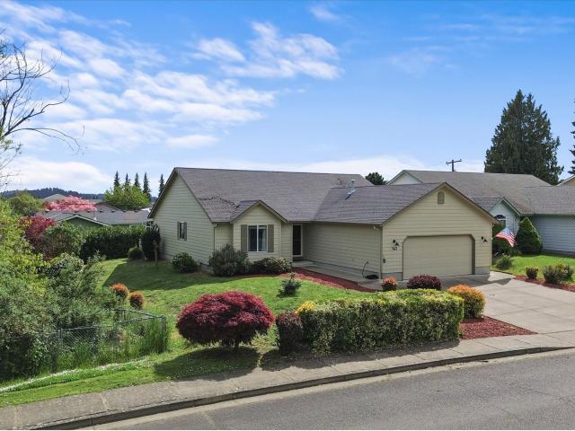 143 nw elderberry ln