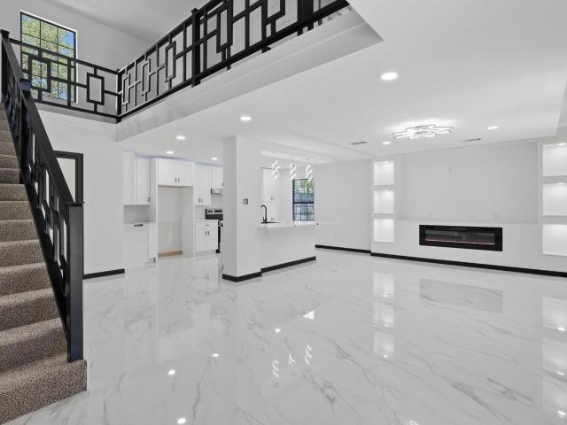 143 Stony Point Dr