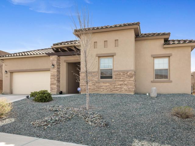 143 Suez Road NE