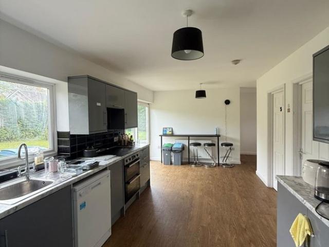143 Room 6, De Montfort Way, Coventry CV4, Room to rent, £667 pcm | PrimeLocation