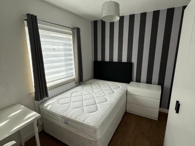 143 Room 3, De Montfort Way, Coventry CV4, Room to rent, £654 pcm | PrimeLocation