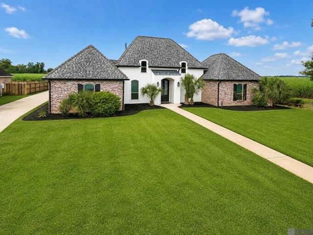 143 Rosebud Dr, Port Allen, LA 70767