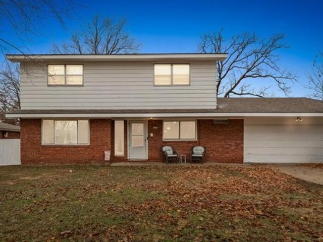 143 Ramblewood Rd, Bartlesville, OK 74003