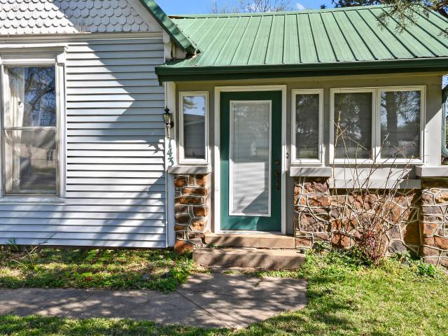 143 W Russell Avenue