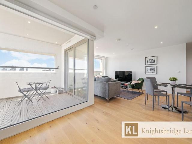 143 Walworth Road, London SE17 2 bed apartment to rent £3,175 pcm £733 pw