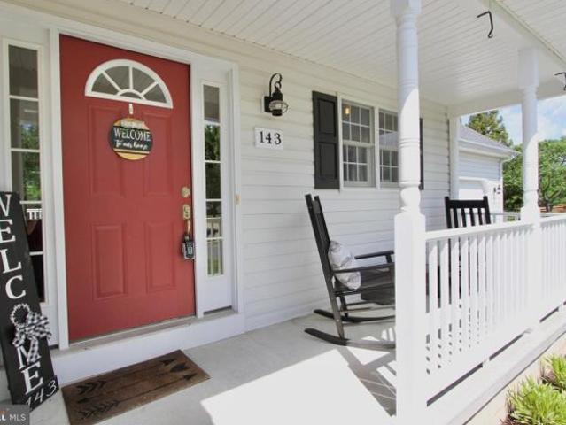 143 Wheatleys Farm Dr, Clayton, DE 19938