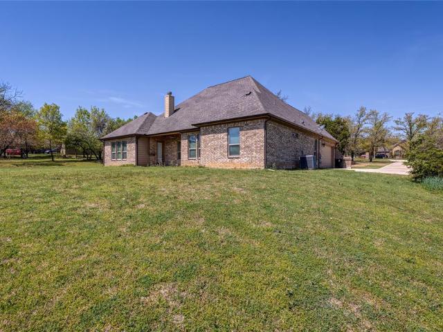 143 Wrigley Dr, Springtown, TX 76082 | MLS #21212