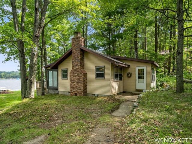 14448 S Hillview Lake Dr, Rodney, MI 49342
