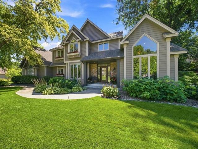 1444 Kings Wood Ln, Eagan, MN 55122