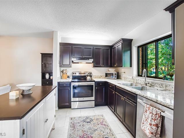 1444 Park Shore Cir, Unit 3, Fort Myers, FL 33901 | MLS #2026004 | Compass
