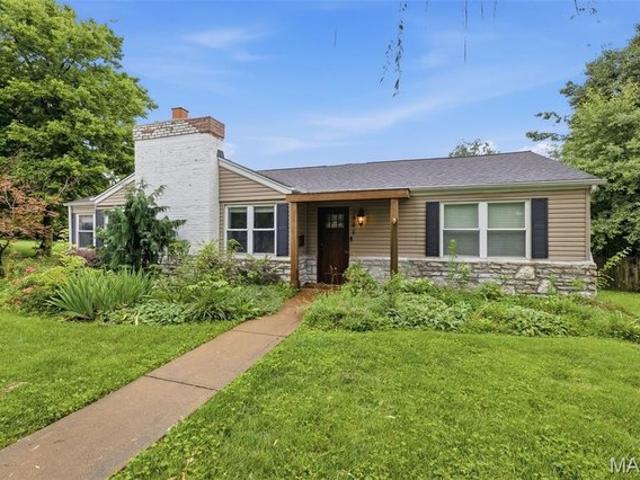 1444 Ronald Dr, Webster Groves, MO 63119