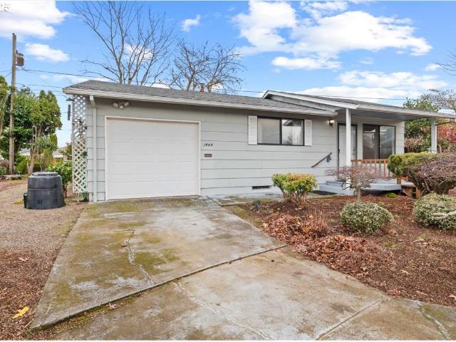 1444 Umpqua Ct, Woodburn, OR 97071 | MLS #539380 | Compass