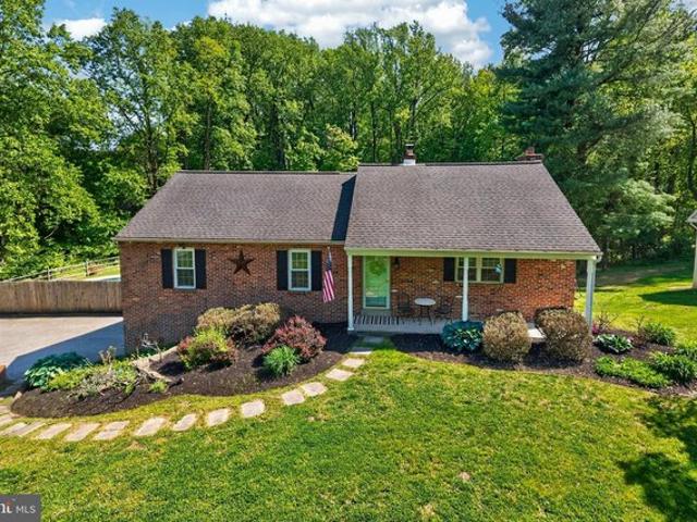 1444 W Strasburg Rd, West Chester, PA 19382