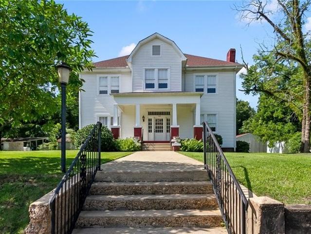 1444 Walnut St, Centreville, AL 35042