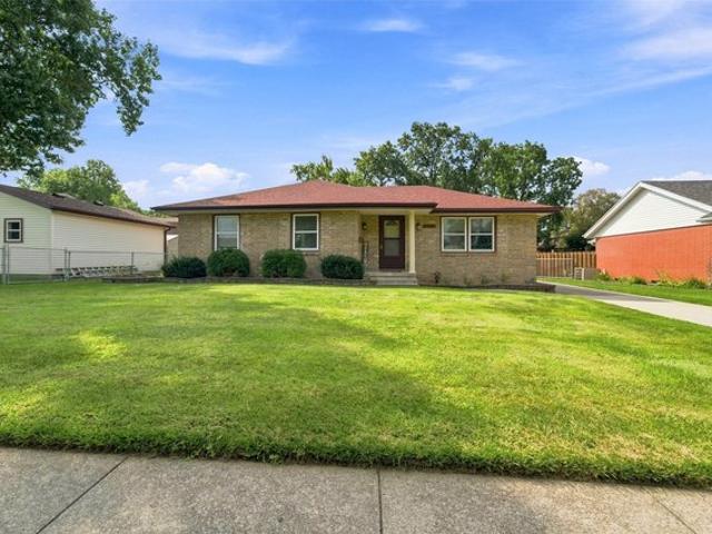 1445 N 8th Ave E, Newton, IA 50208
