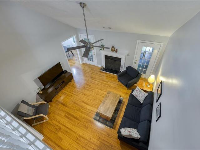 1445 Oakridge Circle