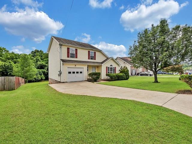 1445 Buchanon Dr, Clarksville, TN 37042