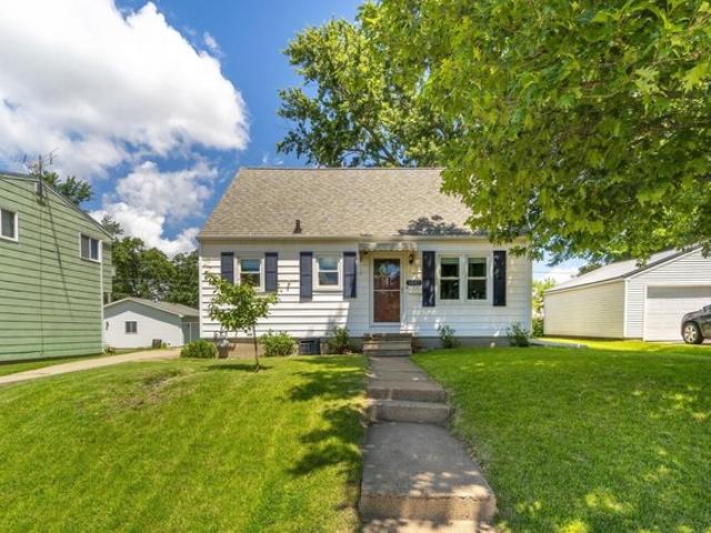 1445 E Mitchell Ave, Waterloo, IA 50702