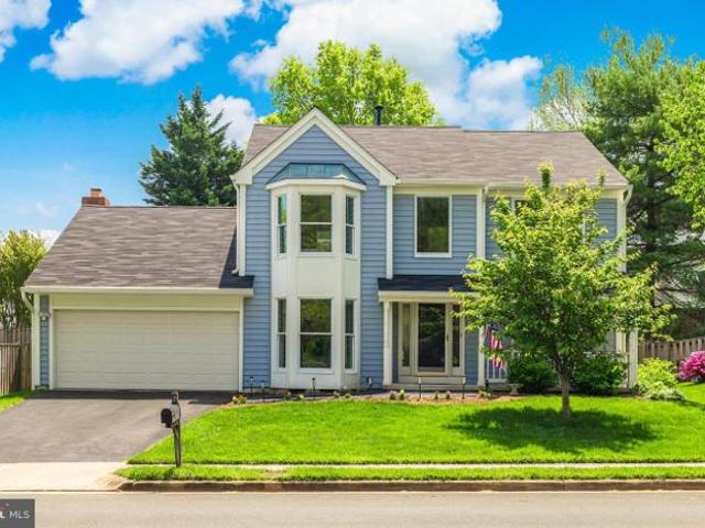 1445 Powells Tavern Pl, Herndon, VA 20170