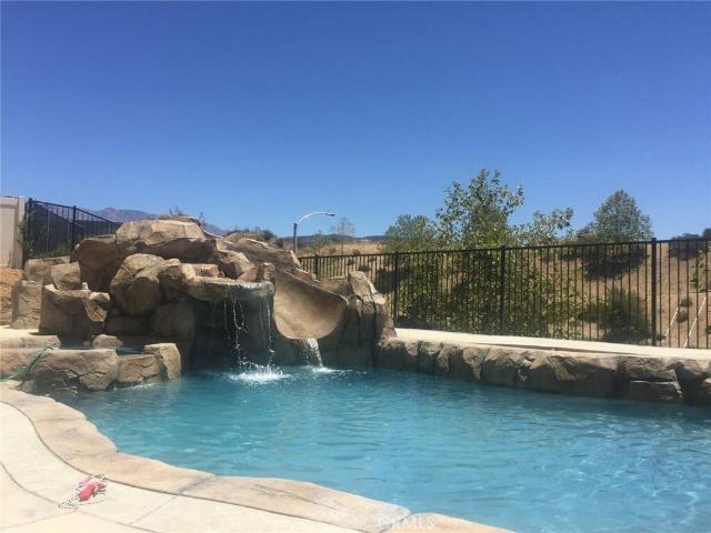 1445 Sandy Hill Dr, Calimesa, CA