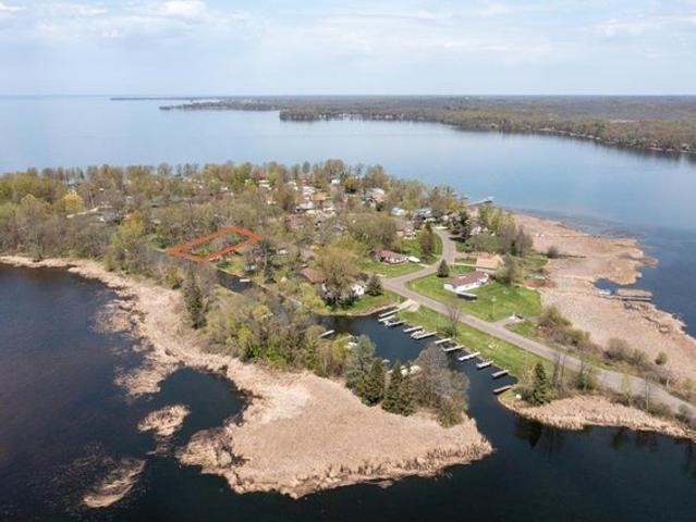 1445 White Cloud Dr S, Isle, MN 56342