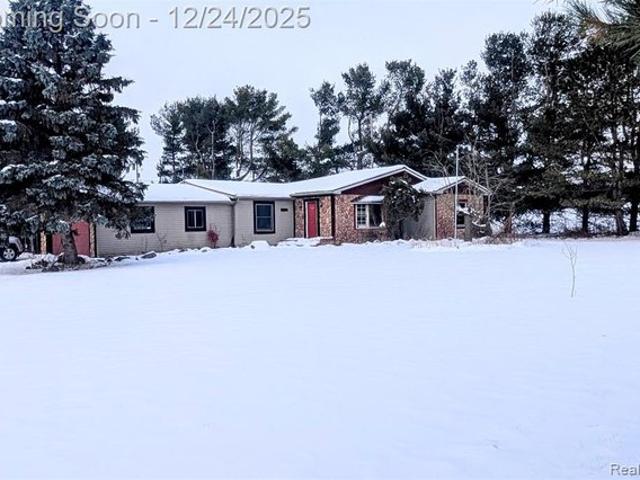 14460 Seymour Rd, Argentine, MI 48451