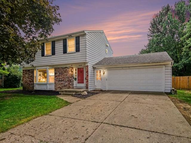 1446 Mapleview St SE, Kentwood, MI 49508