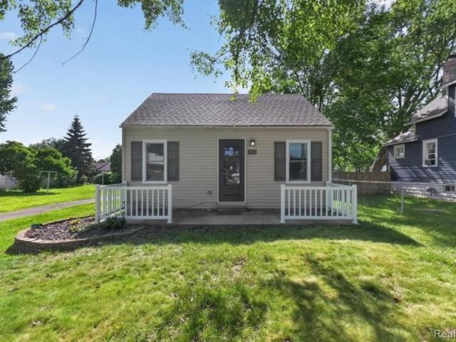 1446 Norris St, Westland, MI 48186
