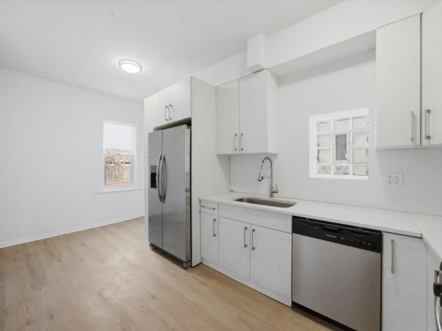 1446 E 71st Place