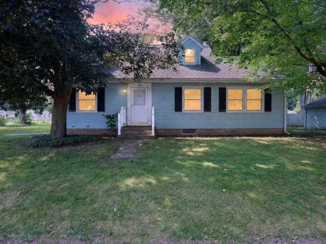 1446 Eagle St, Niles, MI 49120