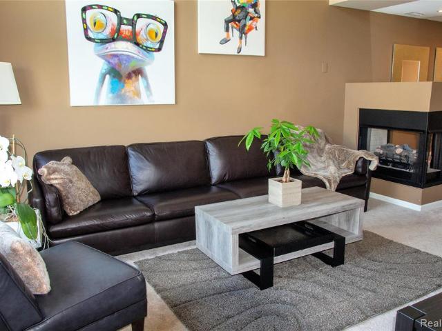 1446 Raliegh Place # 112