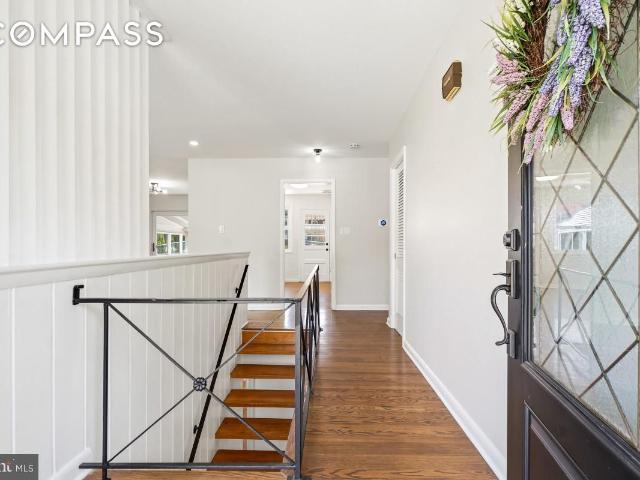 1446 Roxanna Rd NW, Washington, DC