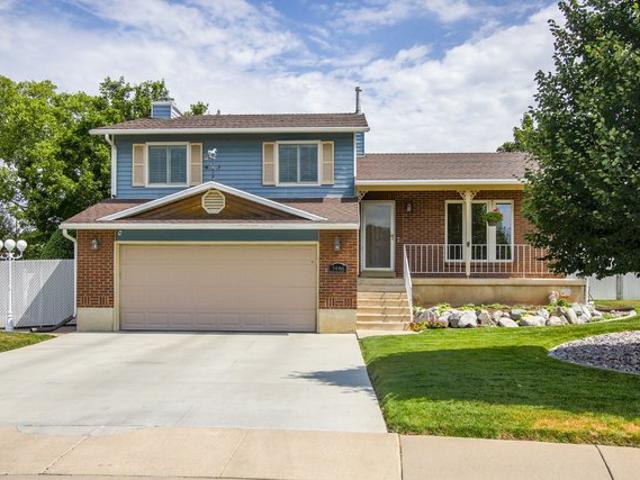 1446 W 1750 N, Clinton, UT 84015
