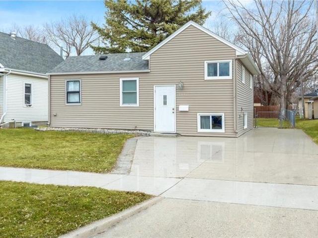 1446 1 / St S, Fargo, ND 58103