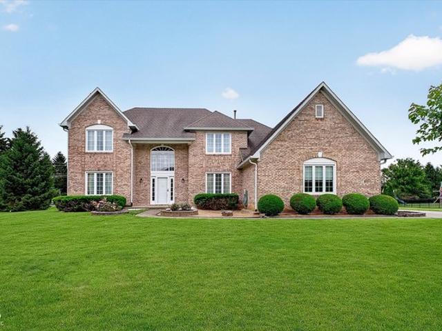 14477 Whisper Wind Dr, Carmel, IN 46032