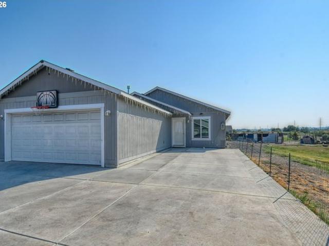 1447 NE Kenna Dr, Hermiston, OR 97838