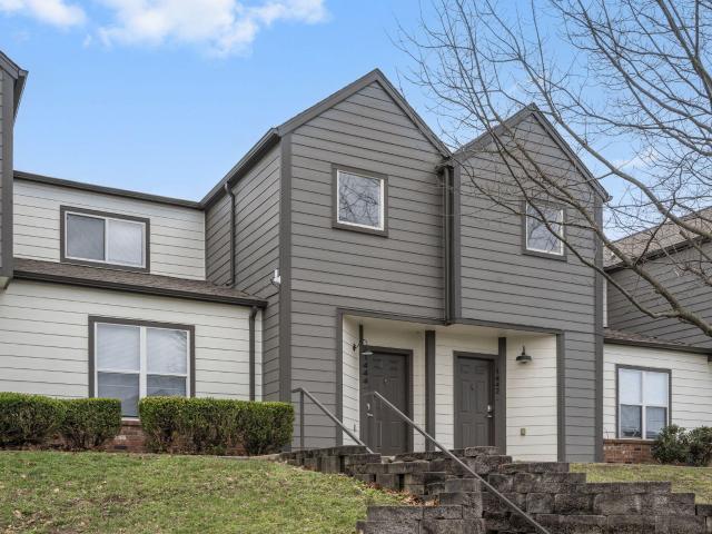 1447 E Oakwood Lane