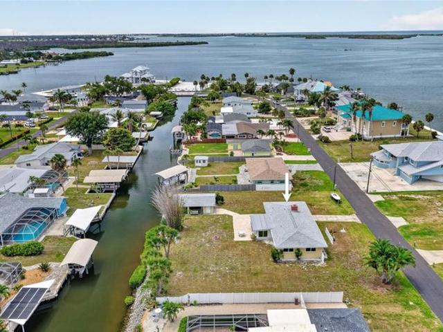 1447 Lemon Bay Dr, Englewood, FL 34223