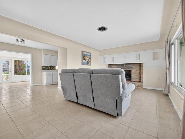 1447 Lemon Bay Dr, Englewood, FL 34223 | MLS #C7527