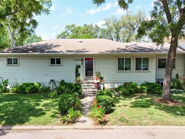 1447 Summit St, Lawrence, KS 66044