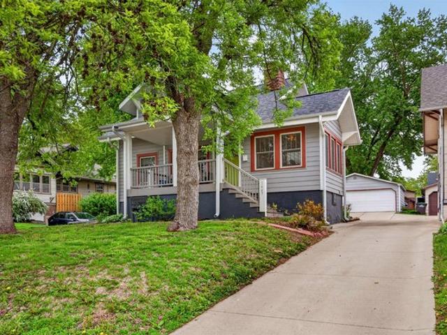 1447 48th St, Des Moines, IA 50311