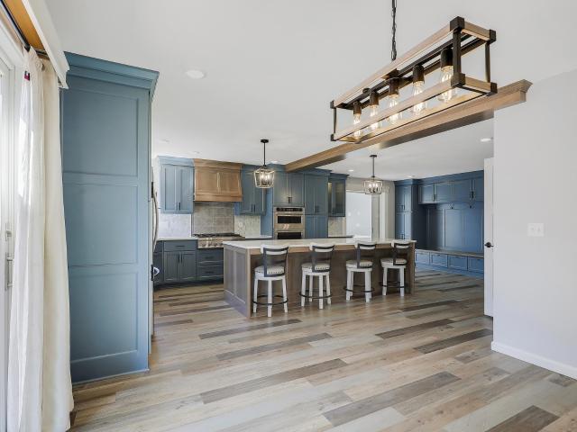 1448 Surrey Alcove