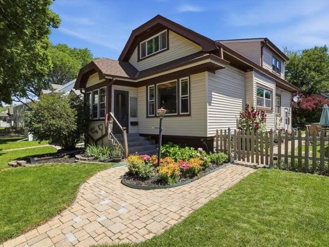 1448 S 90th St, West Allis, WI 53214