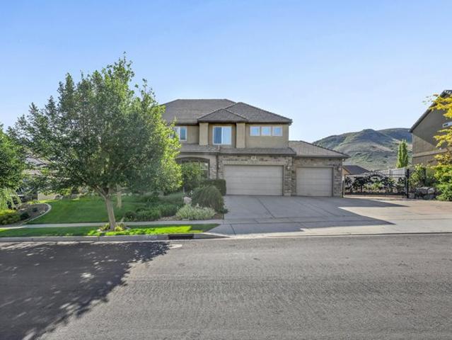 14497 S Fox Creek Dr, Herriman, UT 84096