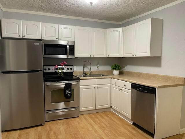 1449 NE 30th Ct, Pompano Beach, FL 33064 | MLS #B26010 | Compass
