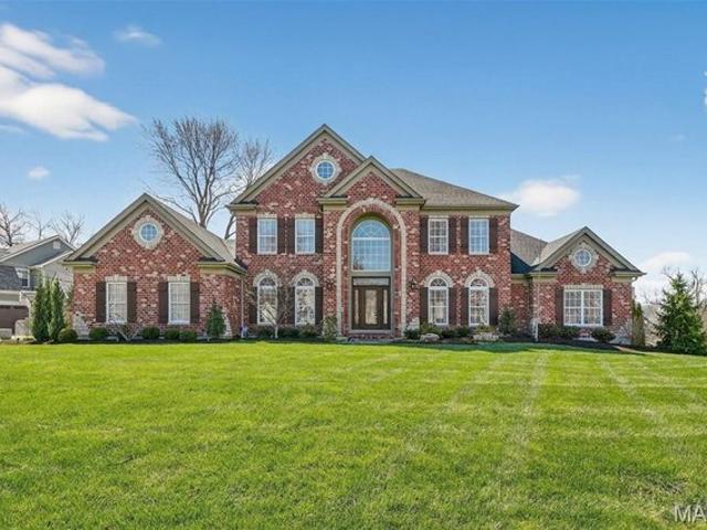1449 Fairbrook Dr, Des Peres, MO 63131