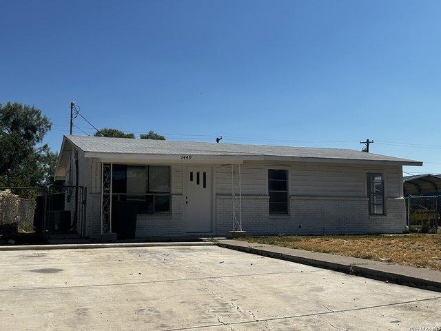 1449 Juanita Dr, Eagle Pass, TX 78852