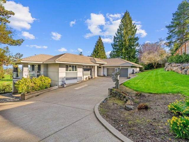 14400 Uplands Dr, Lake Oswego, OR 97034